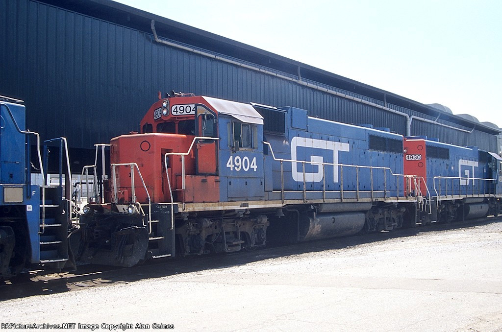 GTW GP38-2 4904